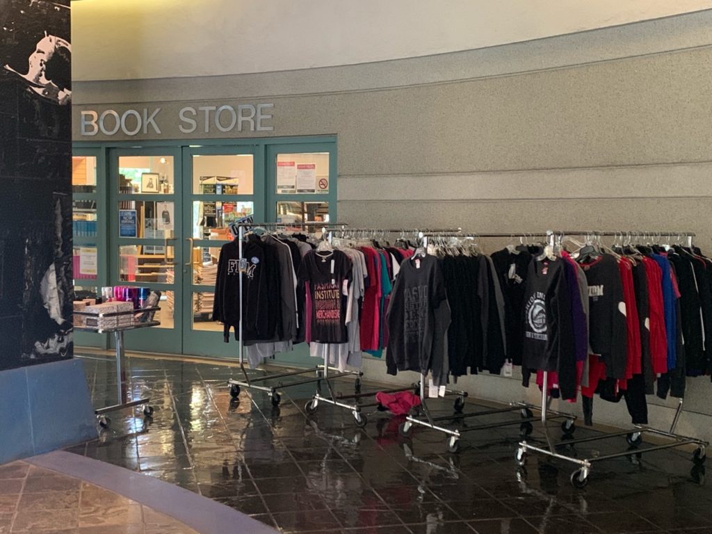 FIDM book store outerior | ロサンゼルス留学情報館